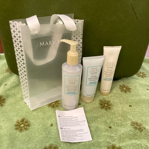 Mary Kay | Skincare | Mary Kay Satin Hands Pampering Set Nib Refining ...